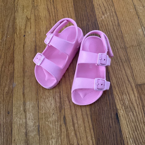 OshKosh B'gosh | Shoes | Little Pink Osh Kosh Sandals | Poshmark